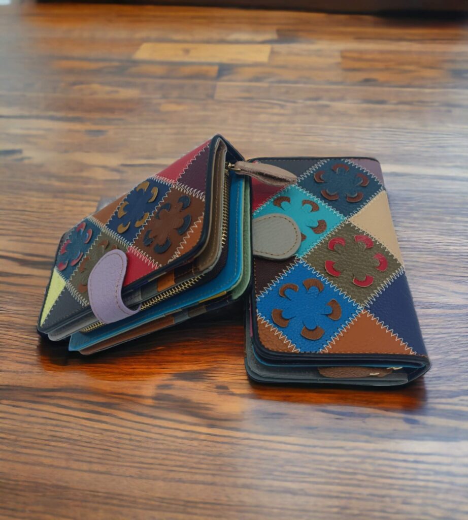 Paleta de Culori a Eleganței: Portofelele Multicolore din Piele ...